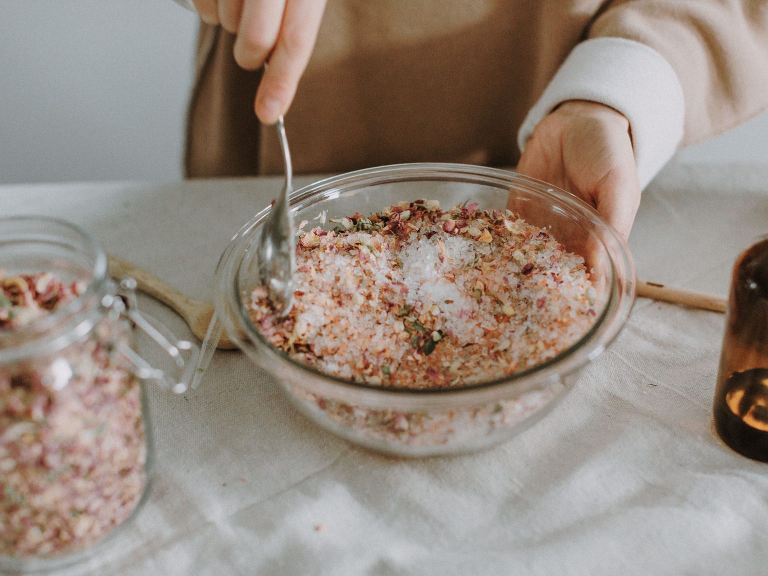 Botanical Bath Salt Soak Recipe :: Rhiannon Bosse