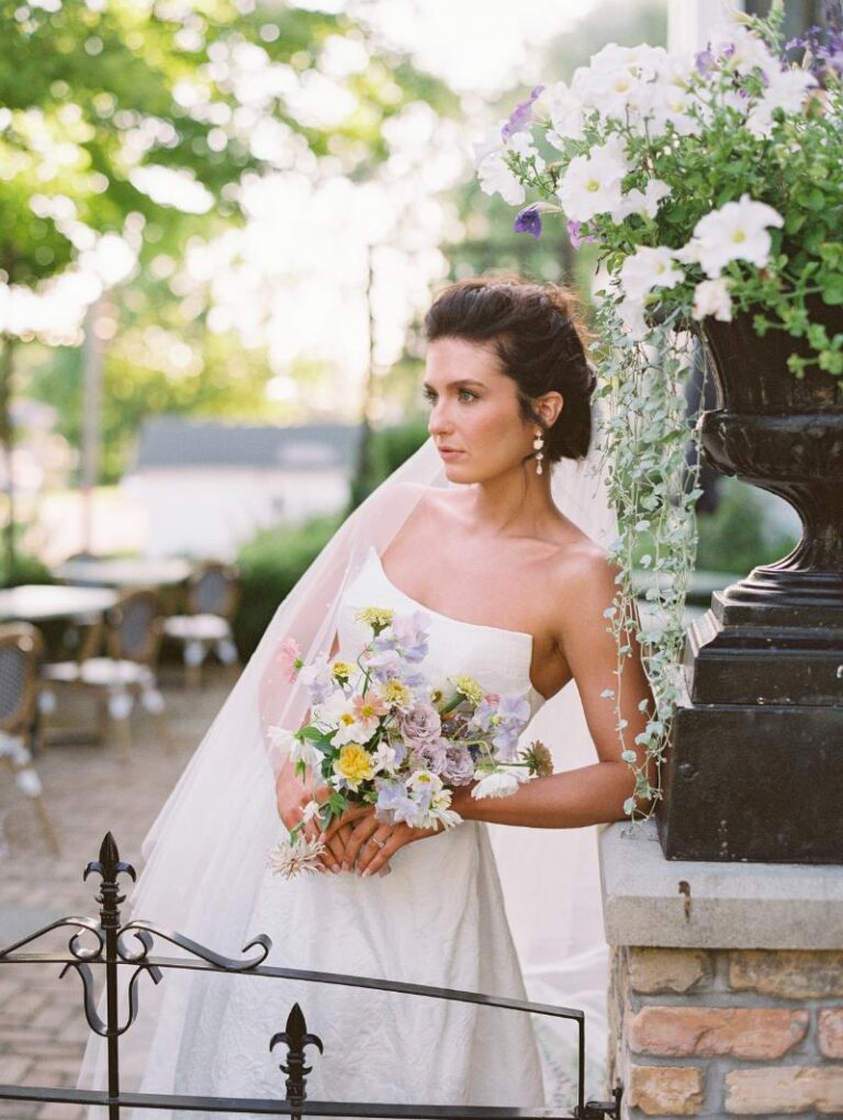 A Summery Editorial at Michigan's Lilley Mansion :: Rhiannon Bosse